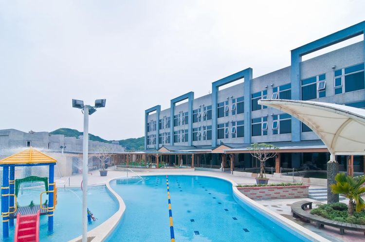 Jinshan Bay Hot Spring Resort - Vacation rentals and Hotels in New ...